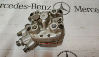 MERCEDES M102 FUEL INJECTION DISTRIBUTOR 4-CYLINDER 0438100071 ...