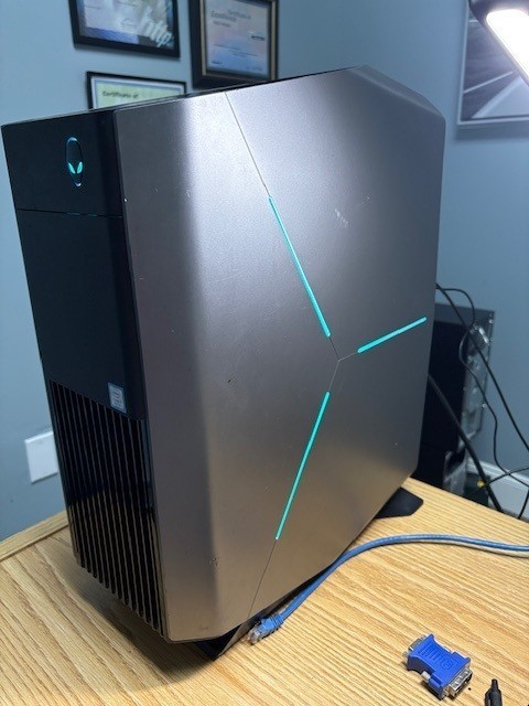 Alienware Aurora R7 Gaming Desktop Intel i7 8th Gen. 16GB RAM SSD Win10 ...