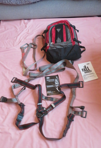 RED & BLACK JSP BACKPACK + FULL BODY SAFETY HARNESS & ADJUSTABLE 2M ...