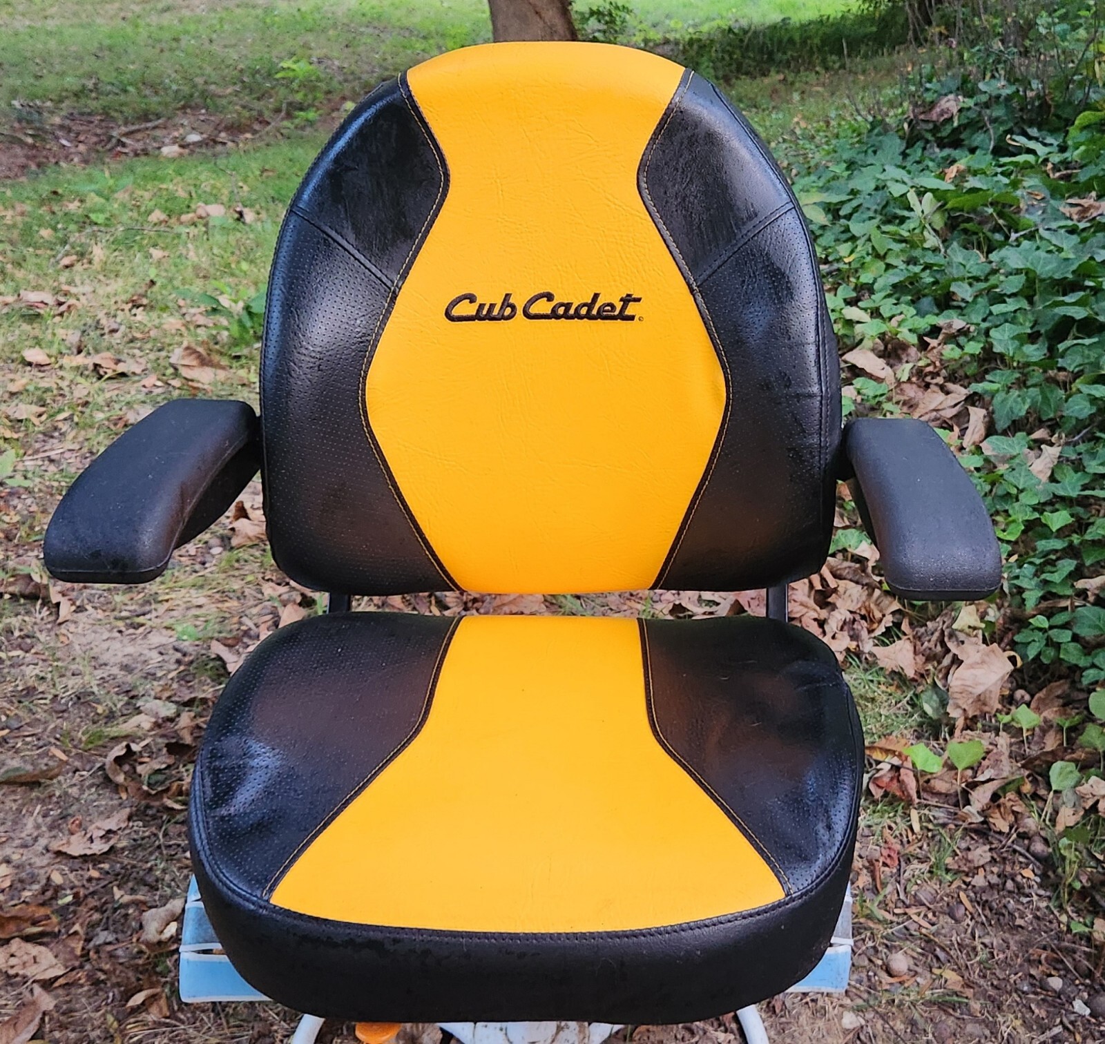 OEM Cub Cadet Yellow Black Mower Seat 4 bolt METAL FRAME W Armrests ...