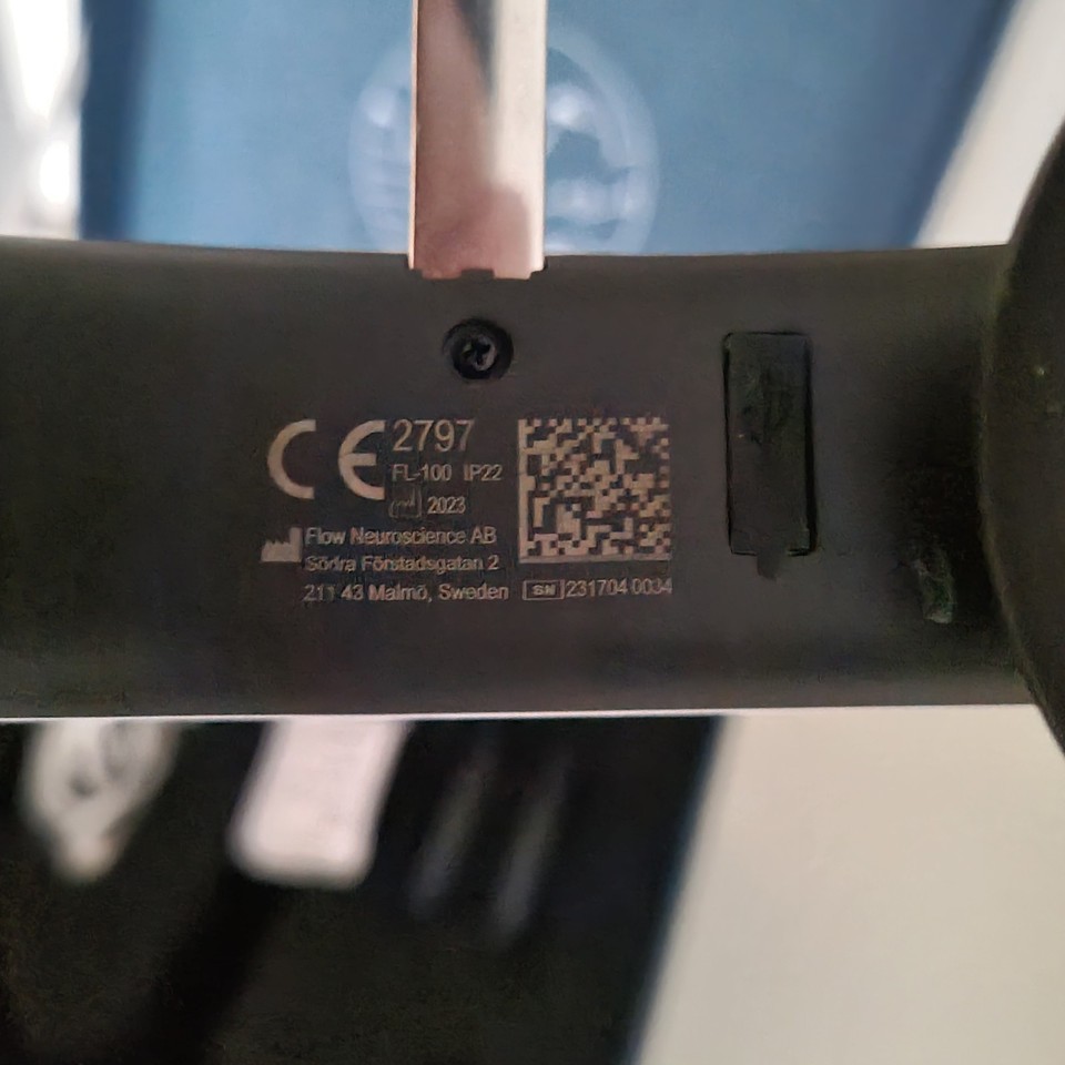 FLOW Neuroscience tDCS Headset – Depression Support Device – Complete ...
