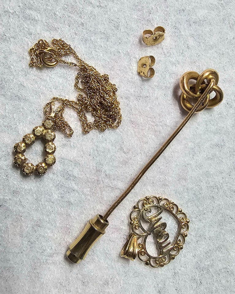 14K Gold Jewelry Lot - Vintage Pendants, Chain & Stick Pin 5g Scrap ...