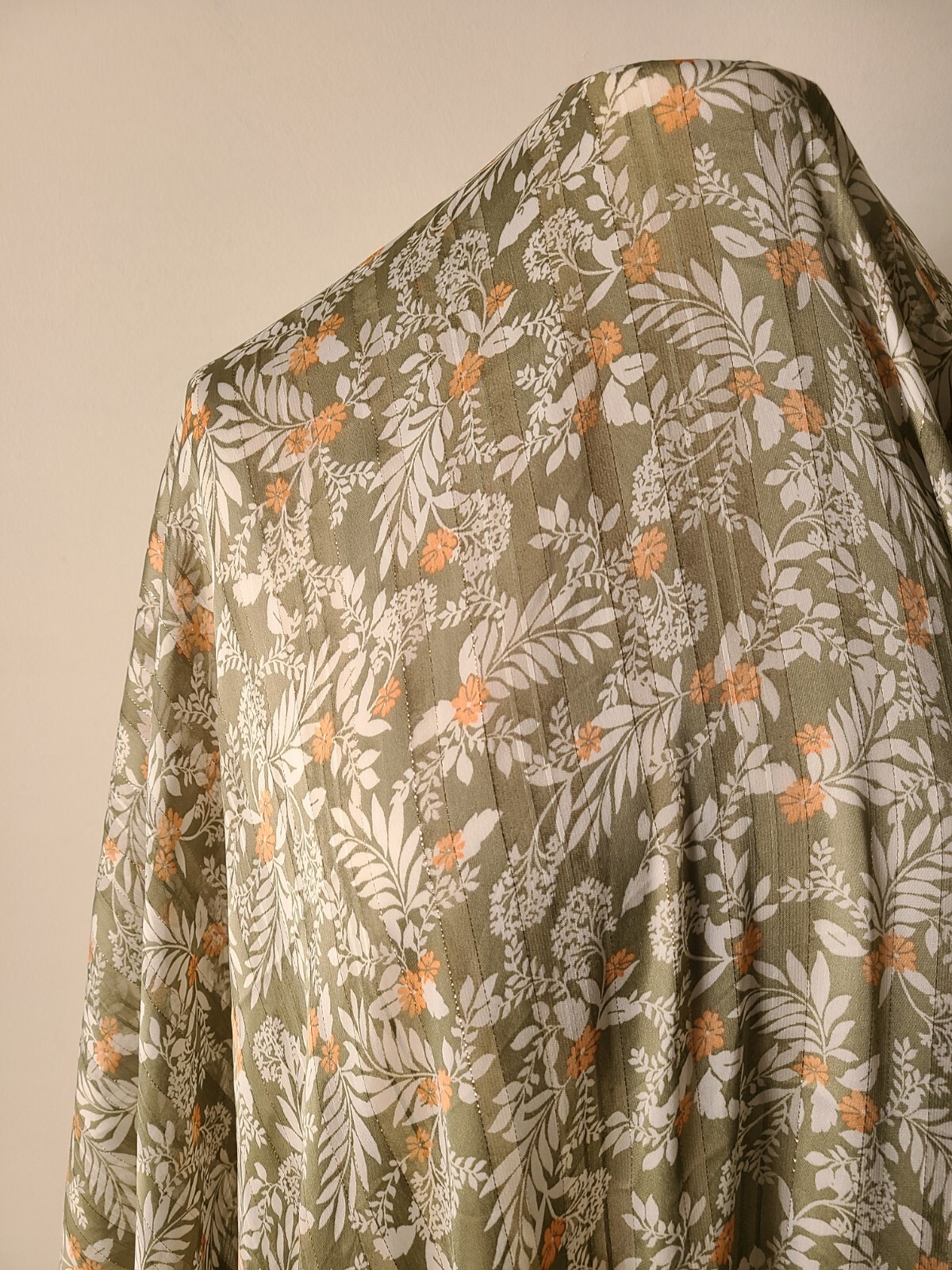 New Satin Jacquard Chiffon Lurex Screen Print Fabric for Women clothing ...