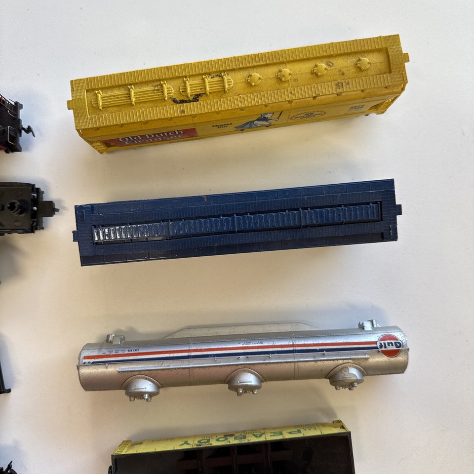 As Is HO Scale Lot Of Train Box Cars FOR PARTS OR REPAIR Estate Project ...