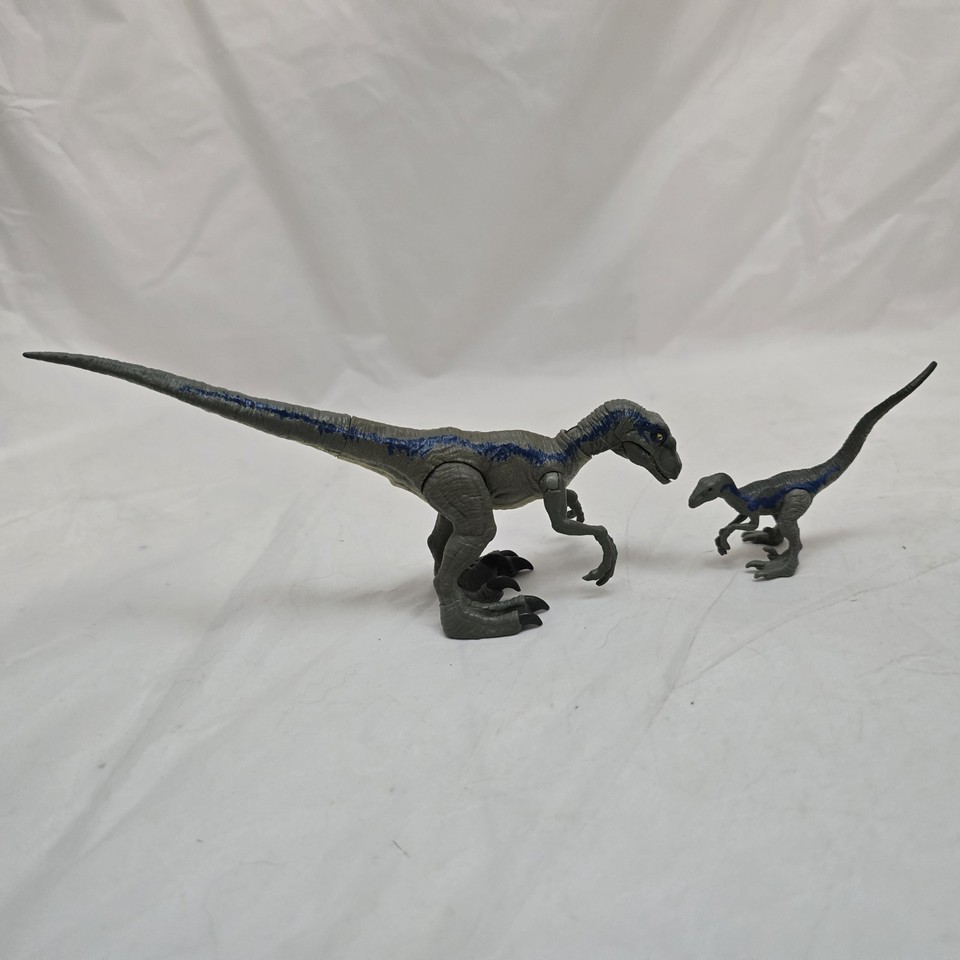 Jurassic World Savage Strike Velociraptor Blue Baby Dinosaur Forward ...