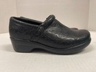 Women’s Yuu Bethanee embossed clog mules waitress nursing shoe size 8.5 ...