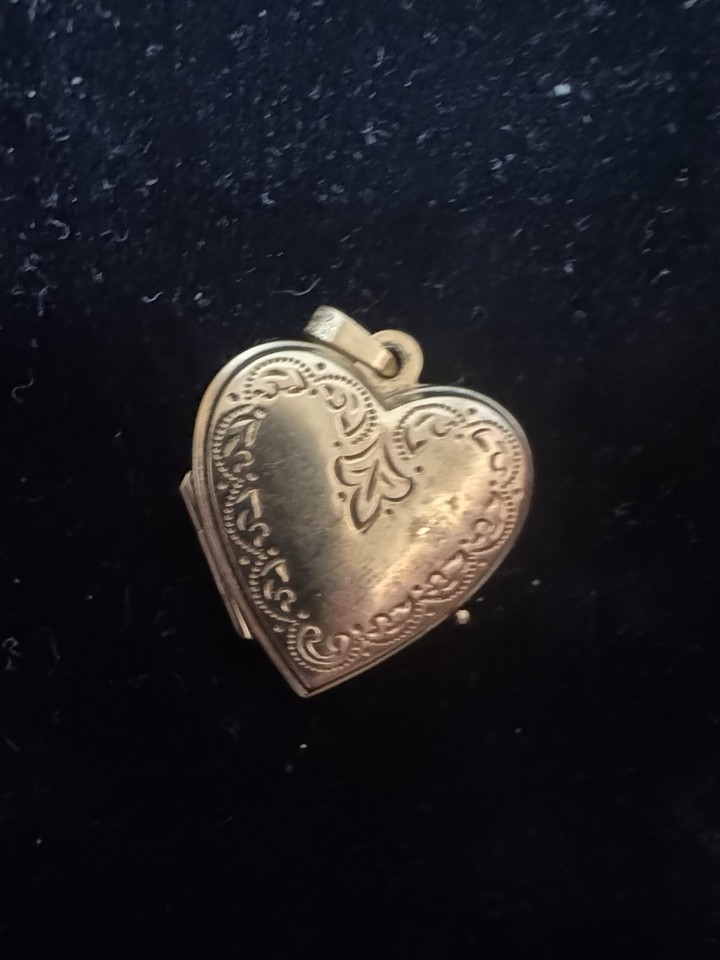 Vintage 14kt Yellow Gold Heart Shaped Etched Locket Made In W Germany ...