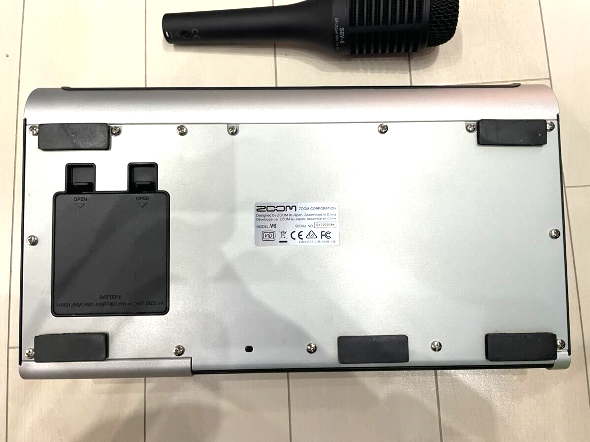 Zoom V6 Vocal Processor Effects Pedal With Microphone 884354026080 | eBay