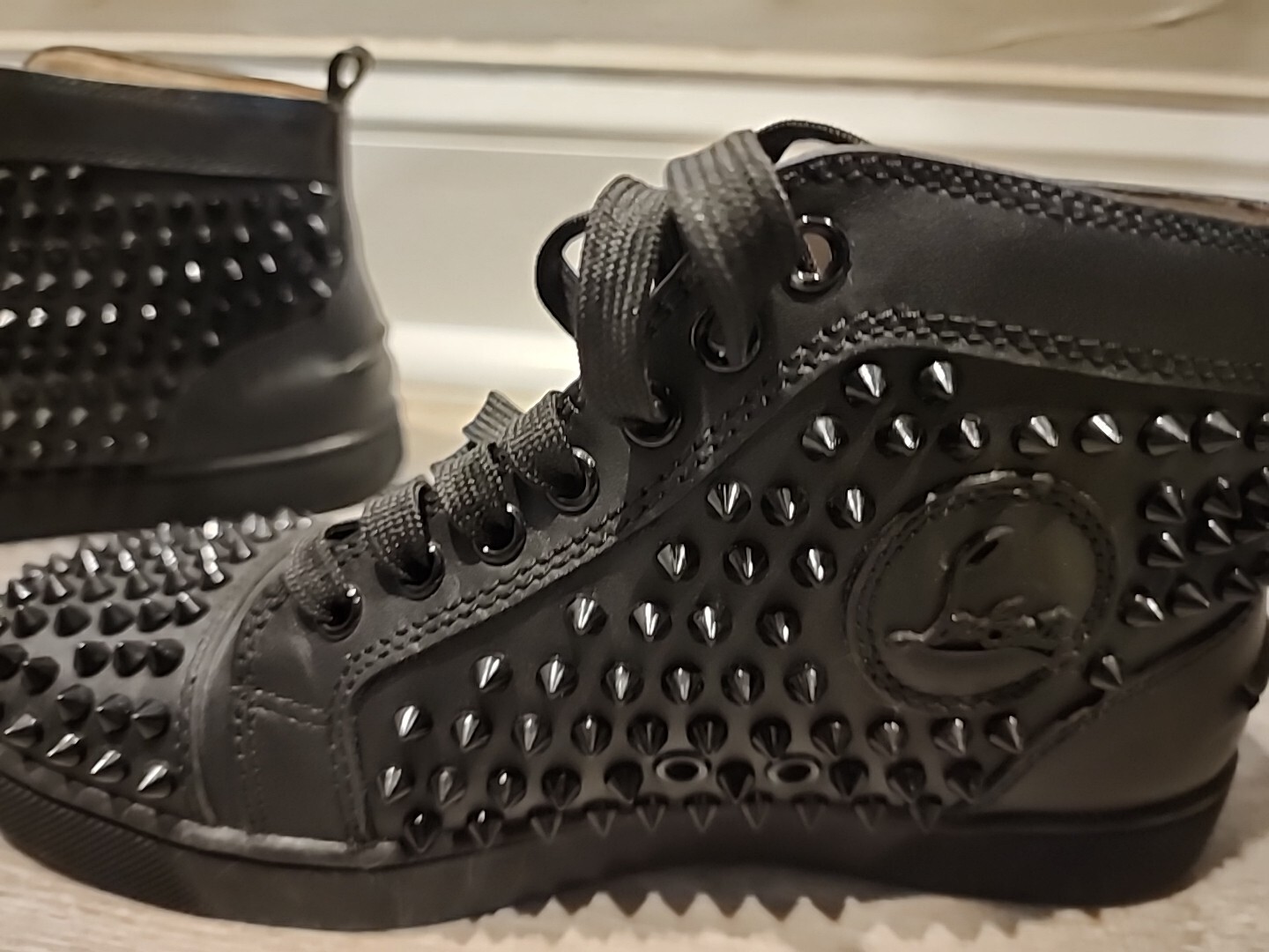 Louis Spikes Sneakers - Calf leather and spikes - Bla… - Gem