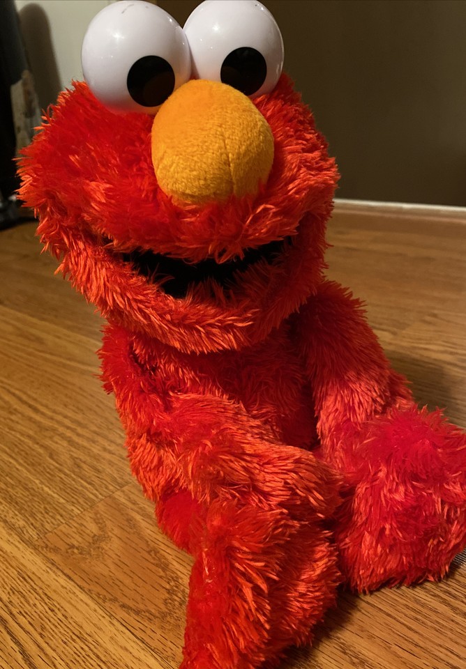 Tickle Me Elmo - Plush Toy ORIGINAL Hasbro Sesame Street Muppets Disney ...