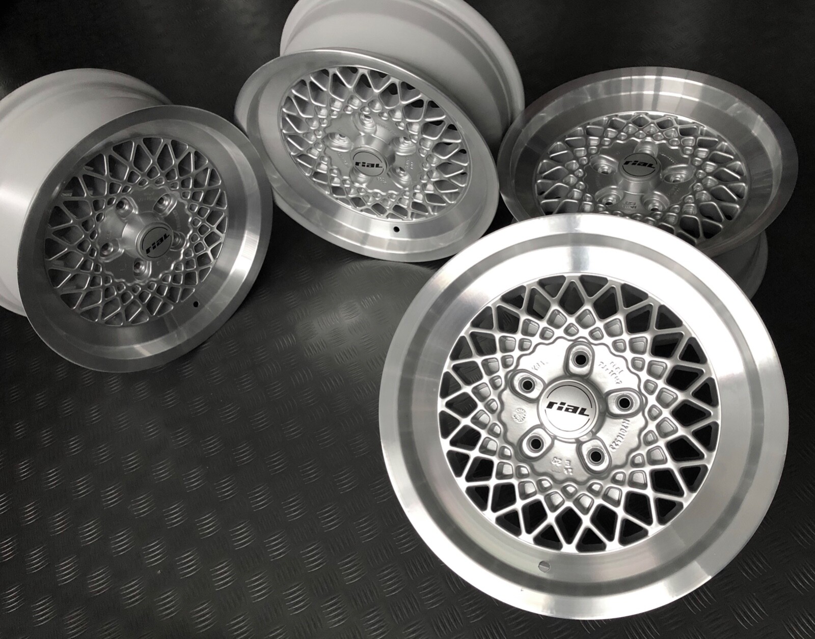 Rial Mesh 7x16 ET23 N7016523 BMW E23 E24 E28 E34 5x120 Alufelgen ...