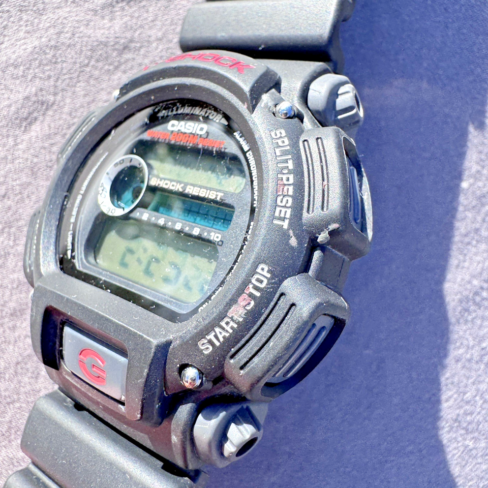 Casio G-Shock DW-9052 3232 Men's Watch Black Red READ Flawed Bezel ...