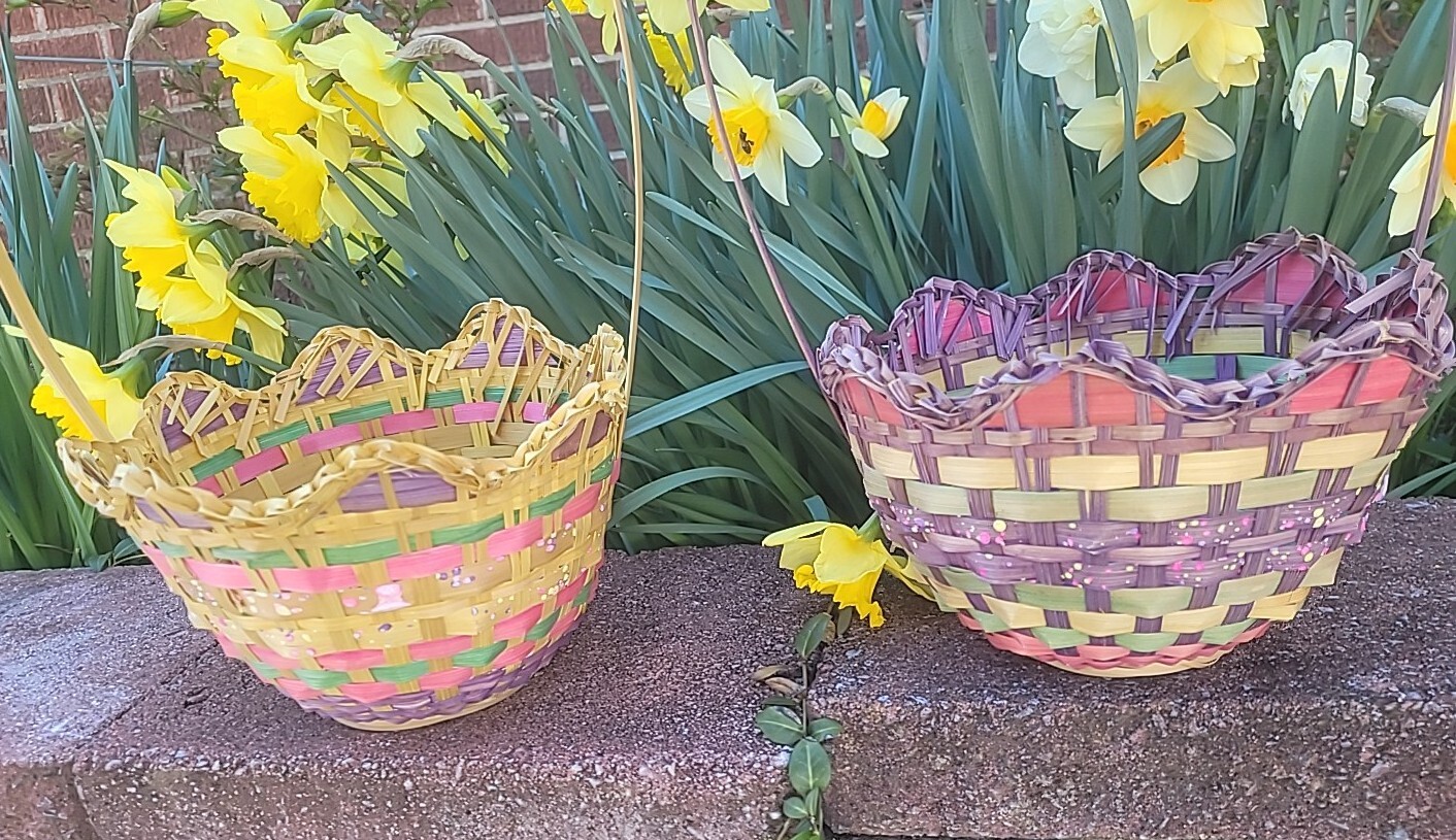 VTG LOT 2 EASTER BASKETS HANDLED WOVEN DYED SPLINT ROUND W/ SALLOP EDGE ...