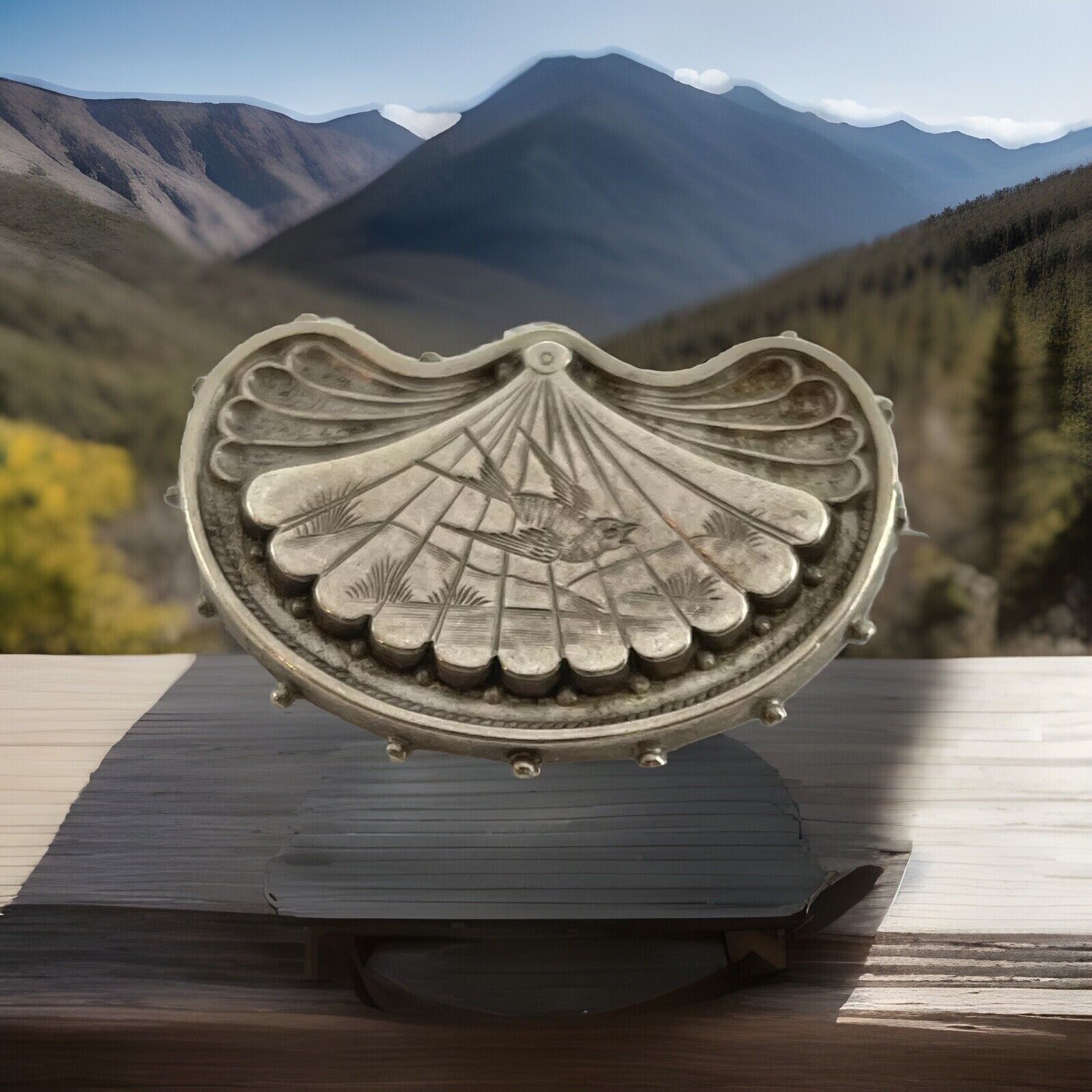 Antique Victorian Aesthetic Movement Engraved Bird on… - Gem