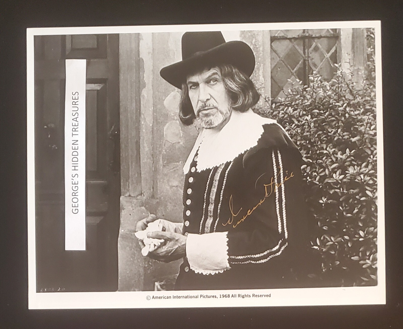 VINCENT PRICE signed autograph 8x10 B&W in gold ink - "WITCHFINDER ...
