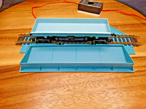 TYCO HO Scale 40' Operating Railroad Side Dump Car w/Track, Bin ...