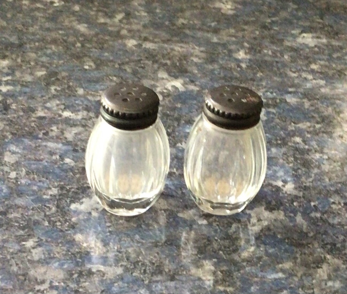 Thin Salt And Pepper Shakers Tiny Salt And Pepper Shakers In Glass