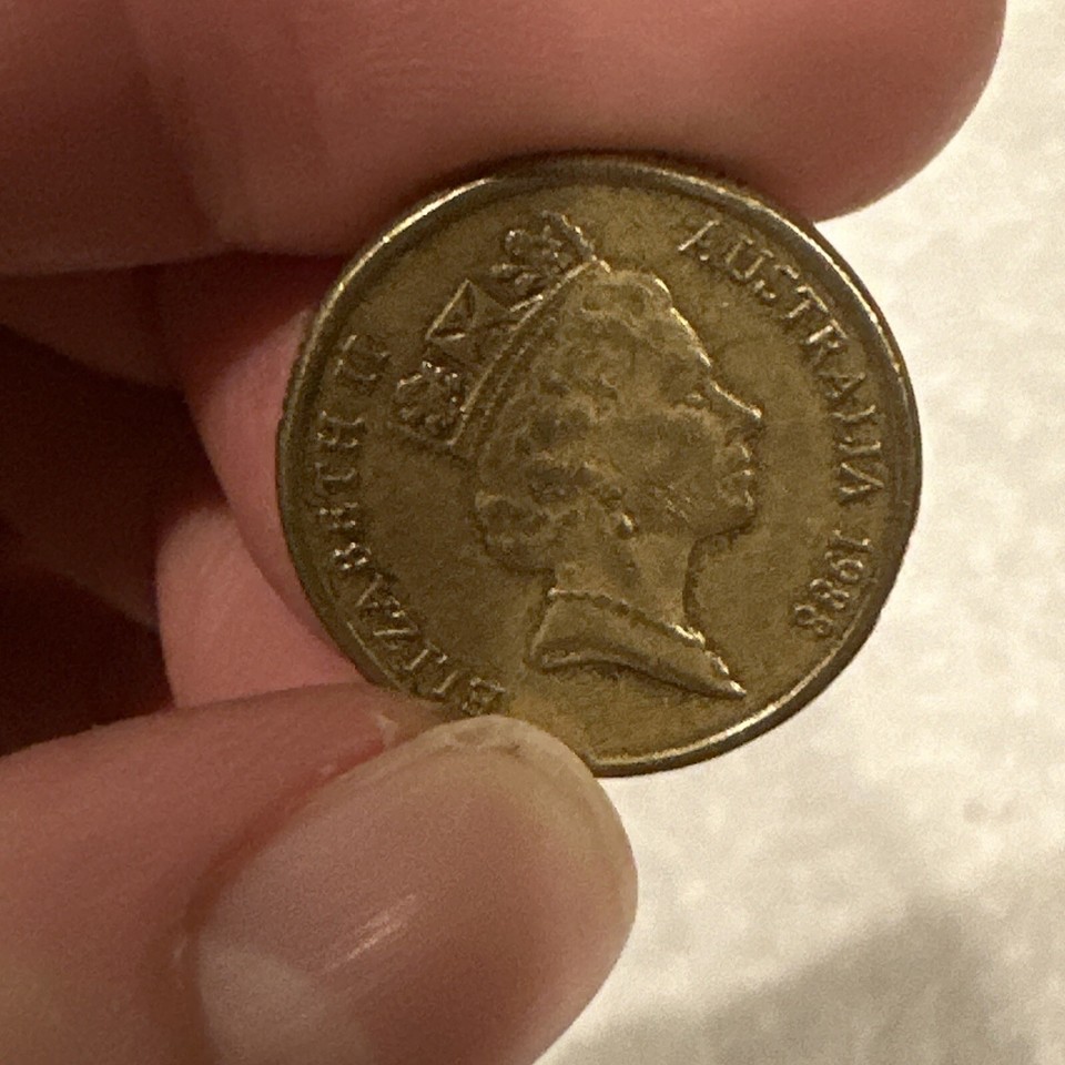 1988 Australian rare $2 Dollar Coin “HH” & “RDM” initials ft ...