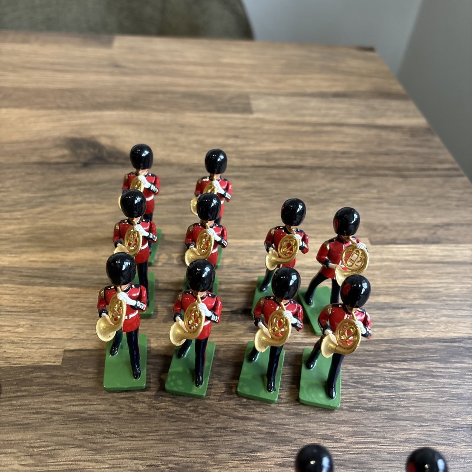 BRITAINS MODELS COLDSTREAM GUARDS BAND TOY SOLDIERS 54mm CHOOSE ANY 5 ...