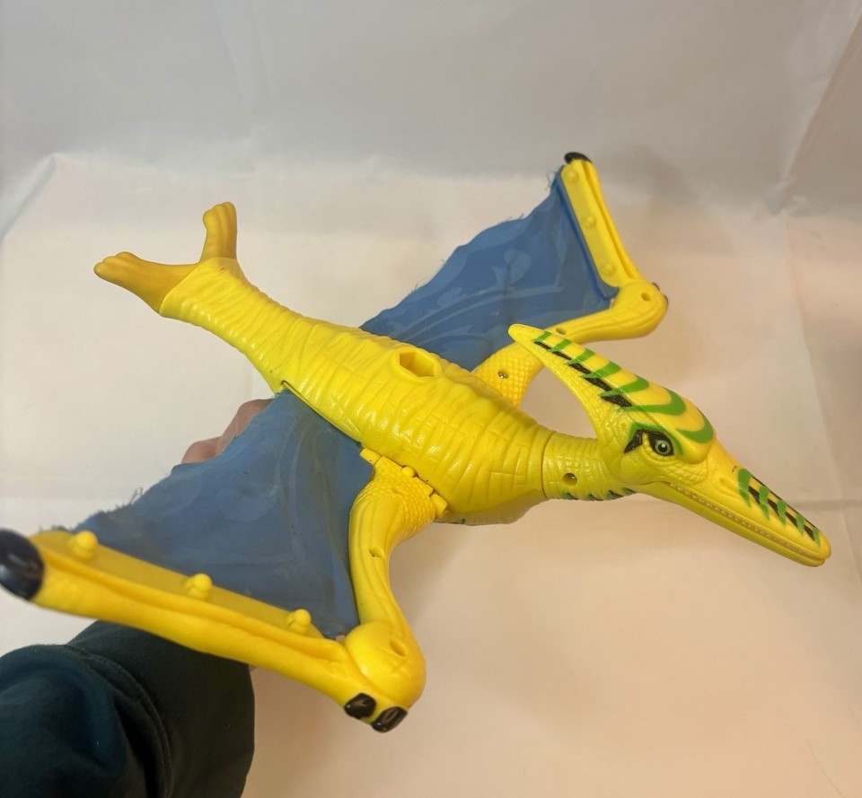 Imaginext Glide Pterodactyl Screeching Flying Yellow Dinosaur Fisher ...
