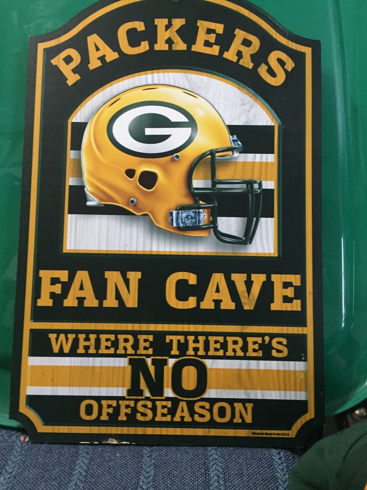 Green Bay Packers Wall Hanging & 2-Green Bay Packers Caps Pre-Owned | eBay