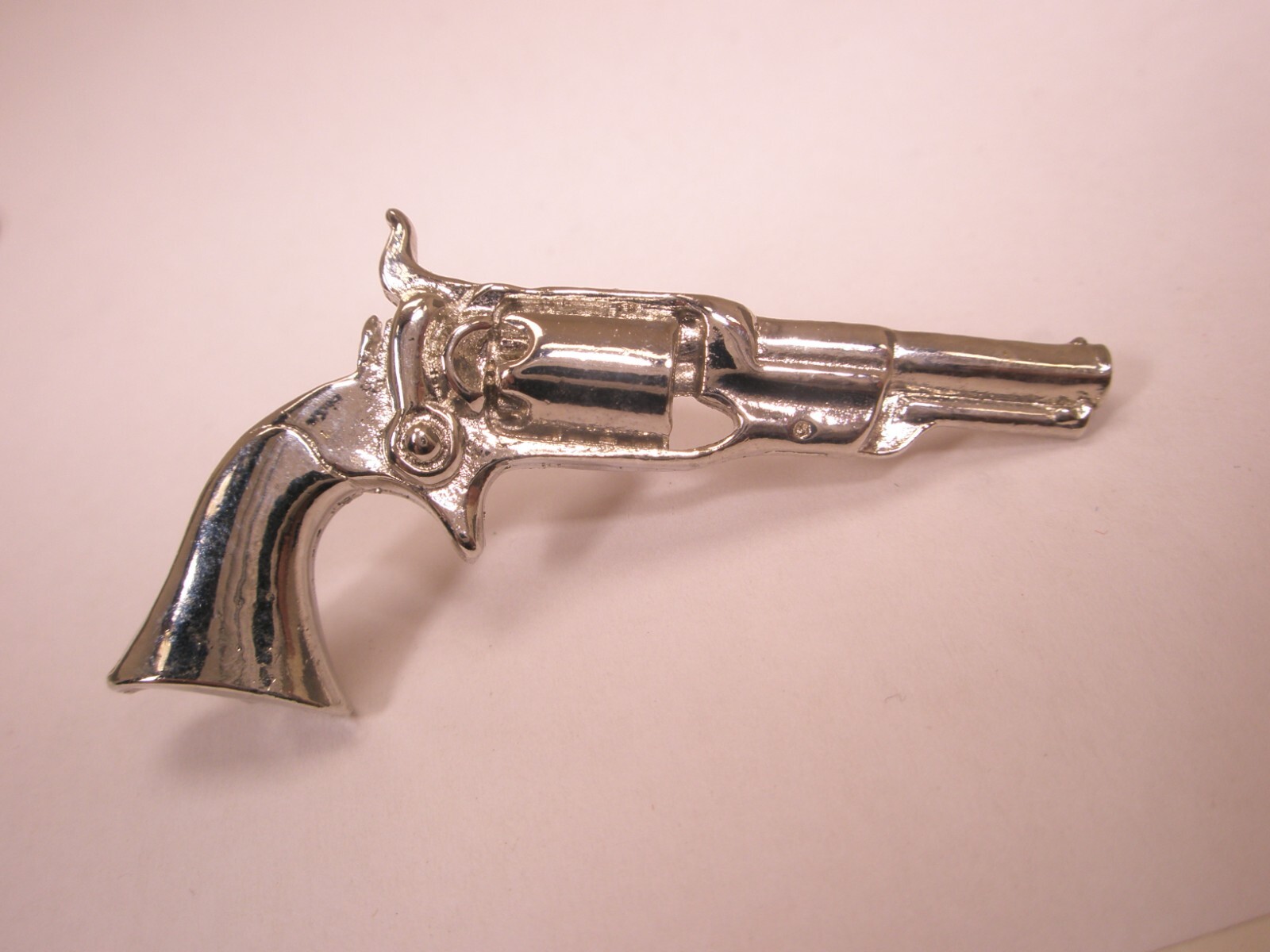 Single Action Revolver Vintage Tie Tack Lapel Pin gun… - Gem