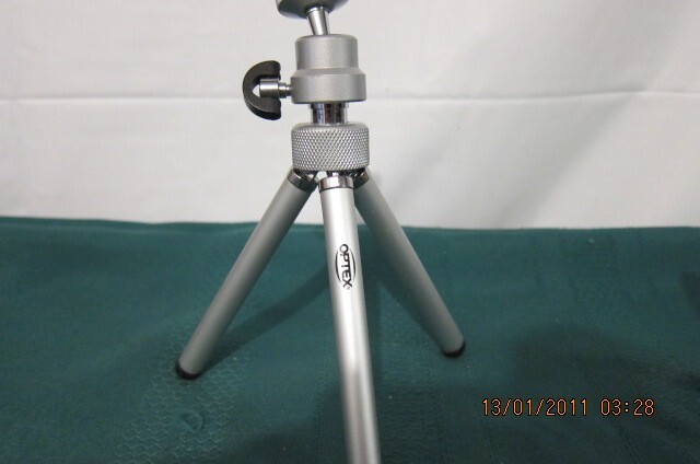 Lot of 4 Table Top, Hand Grip, - Mini Tripods - EXCELLENT CONDITION ...