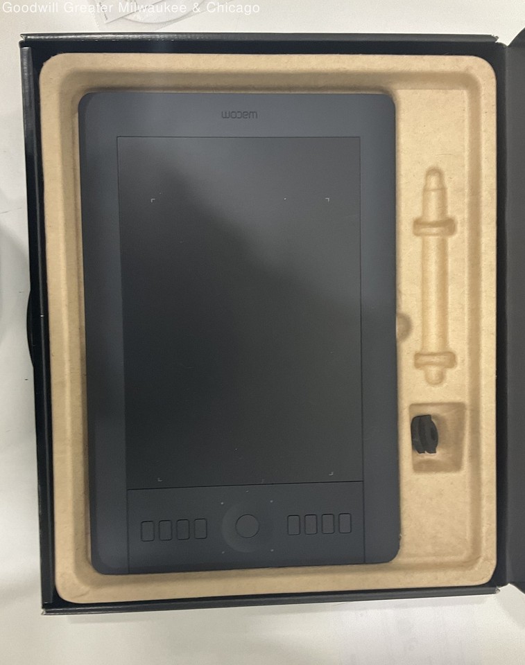 Wacom Intuos Pro Medium Graphic Drawing Tablet Touch Pad Box Cable ...