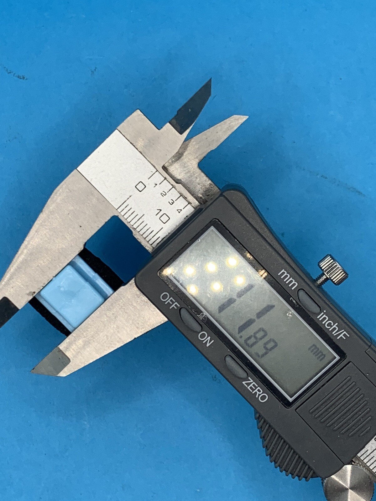 (Pack of 25) Moulding Clip Side Garnish W/ Sealer for Hyundai & Kia ...