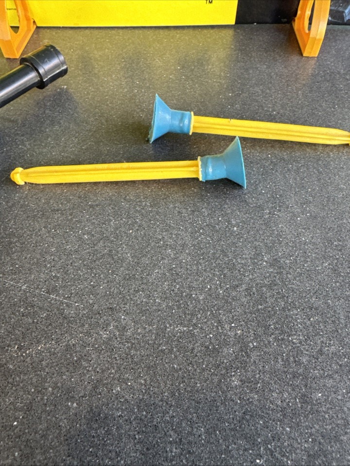 1979 Alien Movie HG Toys Target Set With Pistol And Darts Game Horror ...