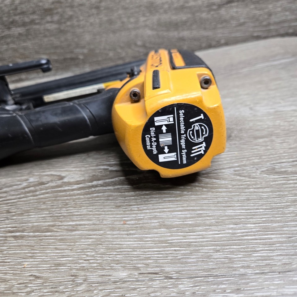 Bostitch BTFP12233 Smart Point 18-Gauge Brad Nailer Pneumatic Nail Gun ...
