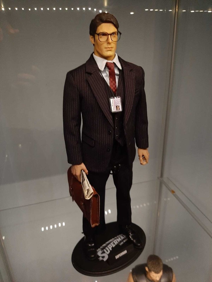 1/6 Scale toy daily planet reporter pass clark kent (No DC Clark action ...