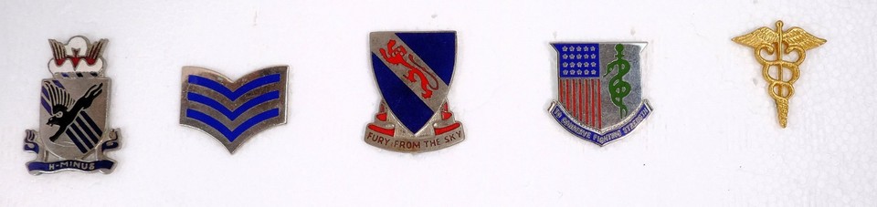 U.S. Army Military Insignia Lot (15) Medical Airborne Unit Crests Pins ...