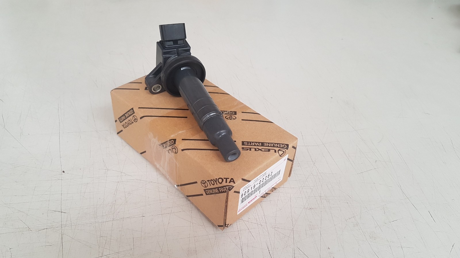 Genuine Toyota OEM ignition coil Corolla / Matrix / Celica / MR2 ...