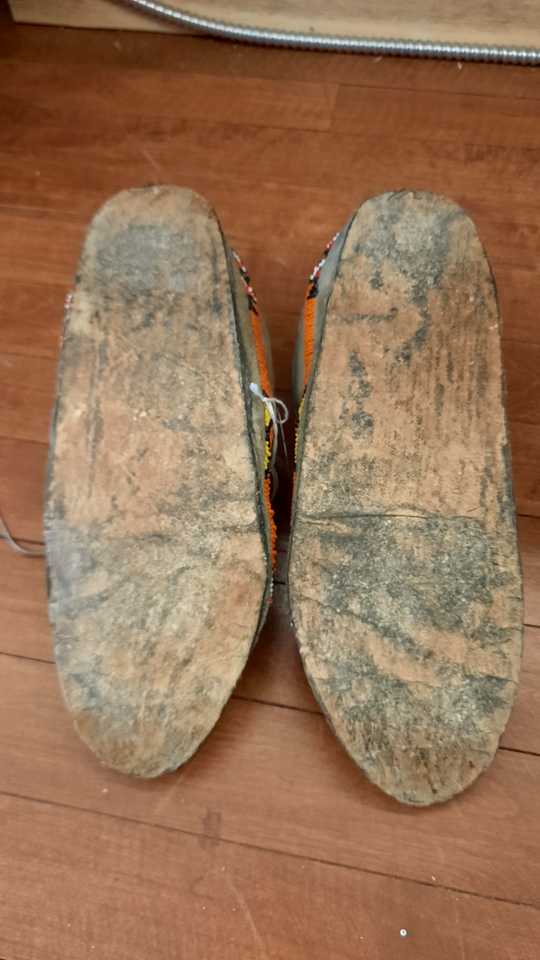 Antique Native American Beaded Crow Moccasins c1900s Keyhole Design ...