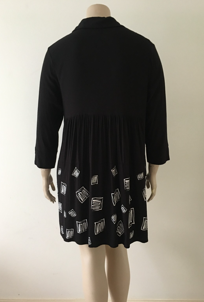 TS Taking Shape Button Up Tunic Top Women's Sz 16 Printed Viscose Black ...