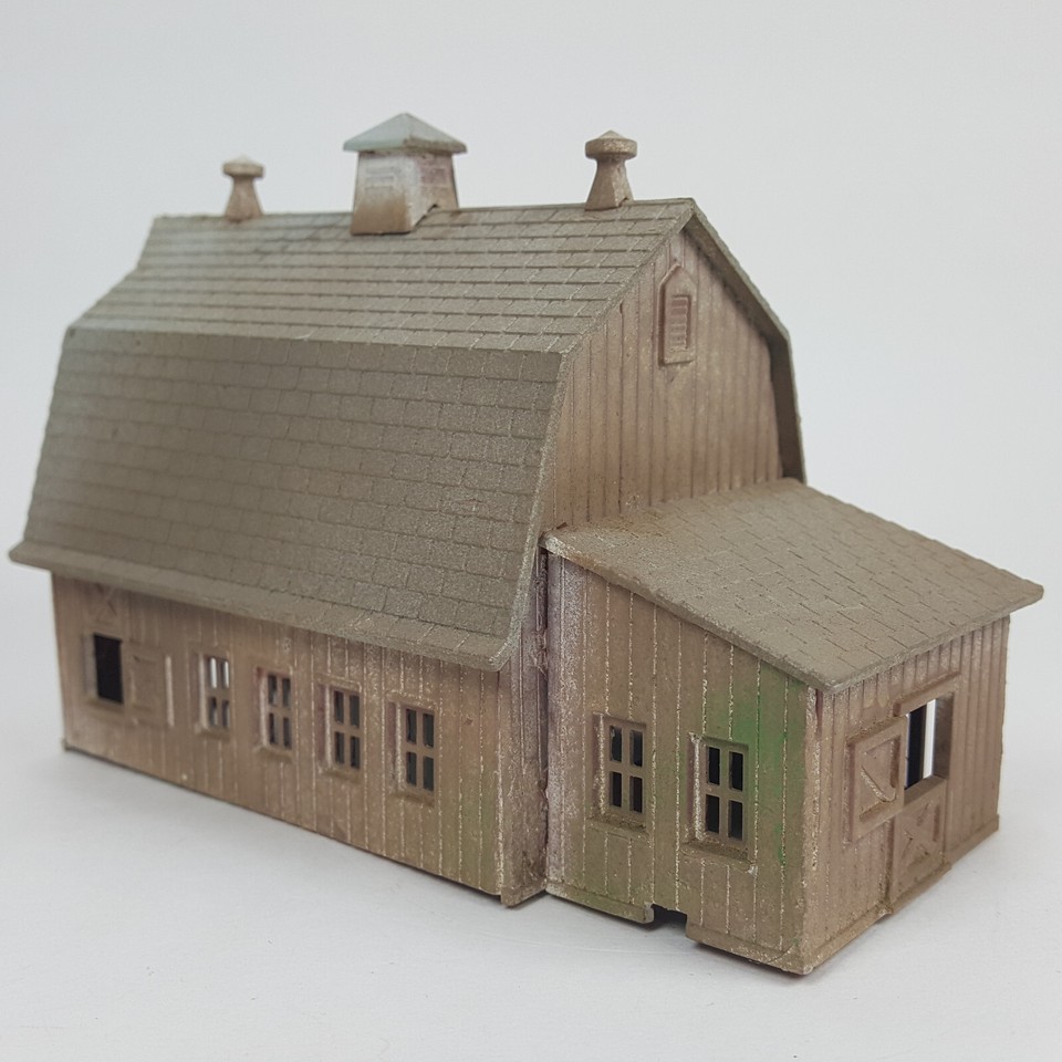 HO Scale Model Train Buildings ~ Barn & 2 Water or Grain Towers Good ...