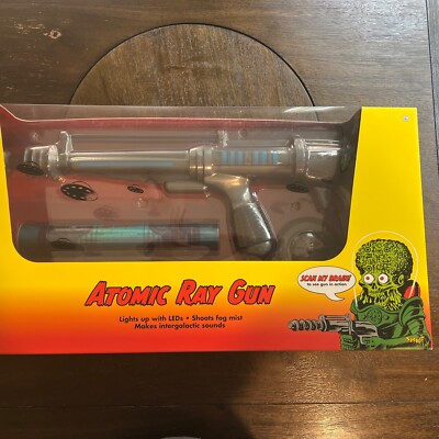 Mars Attacks Atomic Ray Gun Movie Prop Spirit Halloween Topps 2024 | eBay