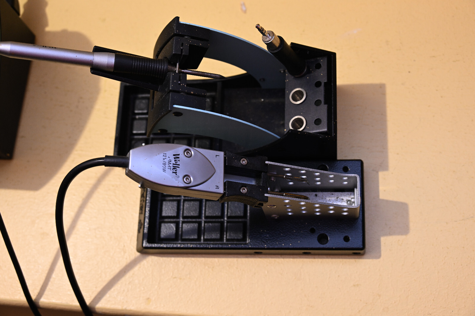 Weller WD 2M Digital Soldering Station Power Unit w 2 Irons | eBay