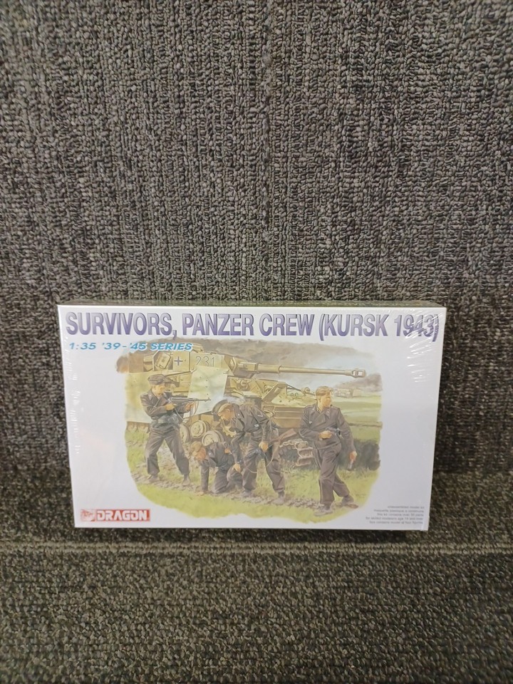 2000 Dragon 6129, Survivors Panzer Crew (Kursk 1943), 1:35 Scale Model ...
