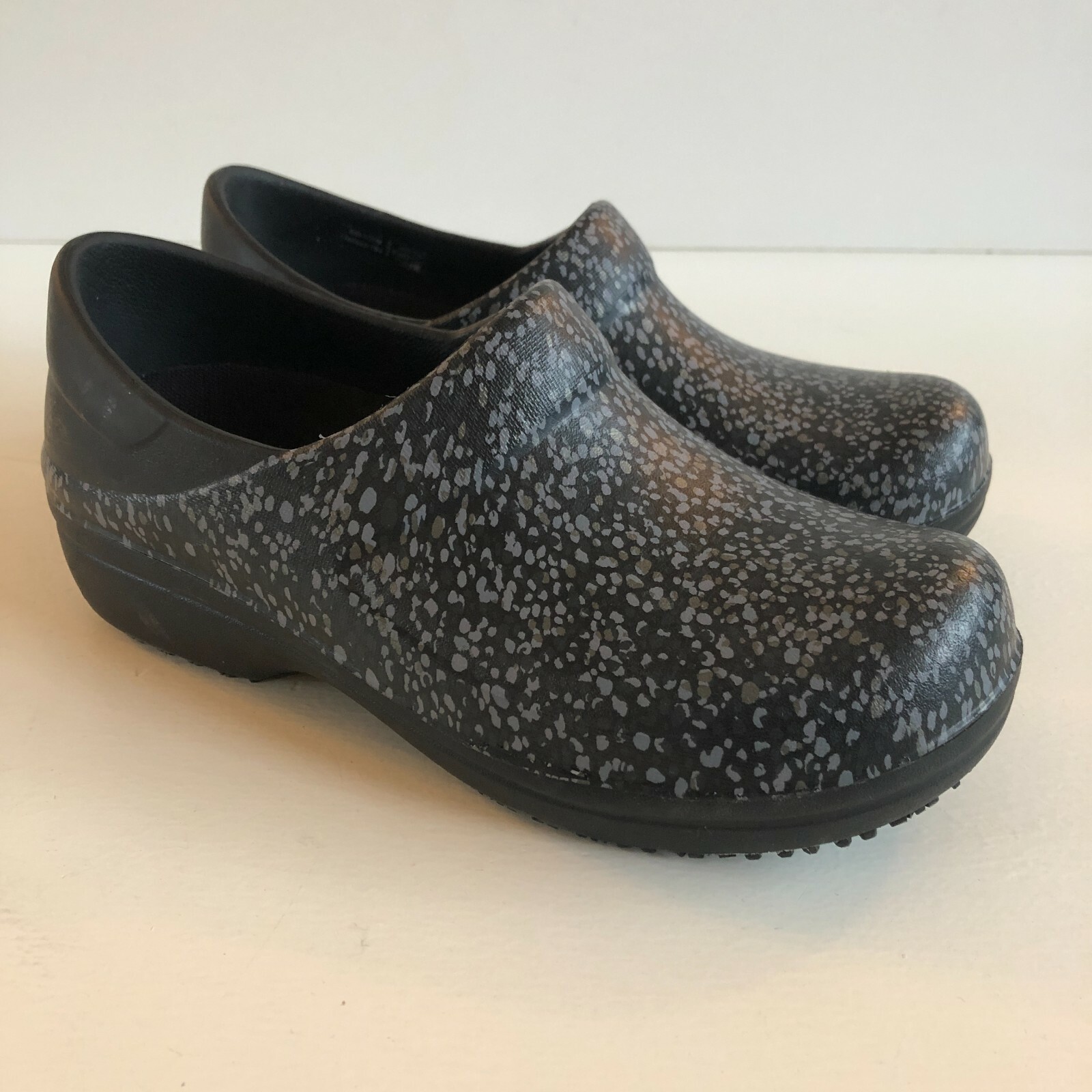 Crocs Womens Shoes Nursing Clogs Size 5 Slip On On th… - Gem