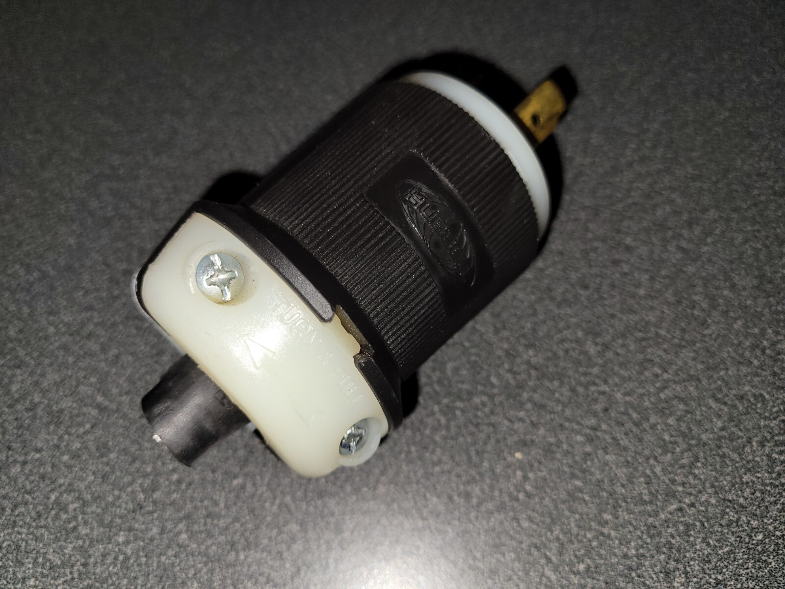 HUBBELL HBL2311 20A 125V 3 wire Grounding Insulgrip Twist-Lock Plug NOT ...