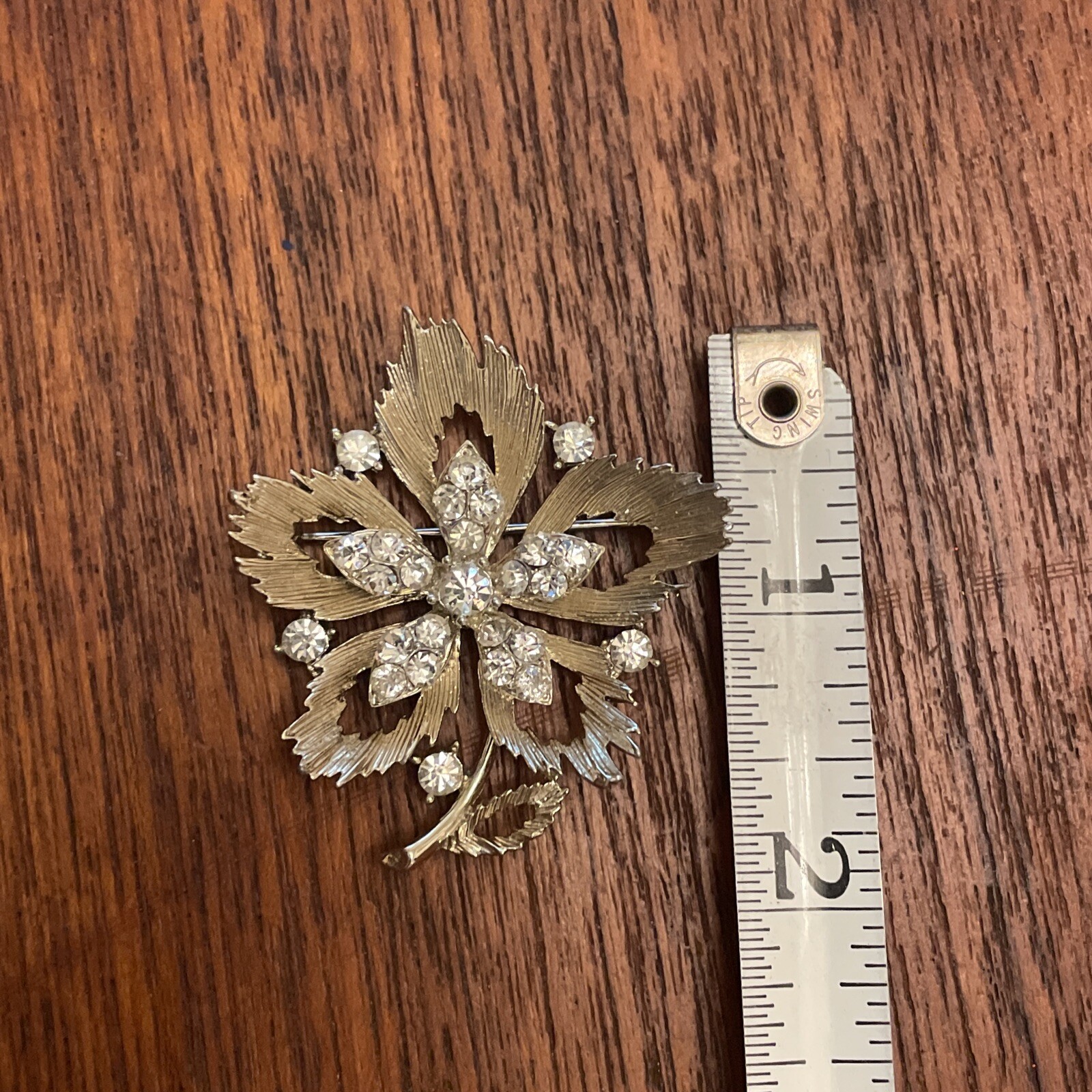 Vintage Lisner Gold Tone Crystal Rhinestones Leaf Bro… - Gem