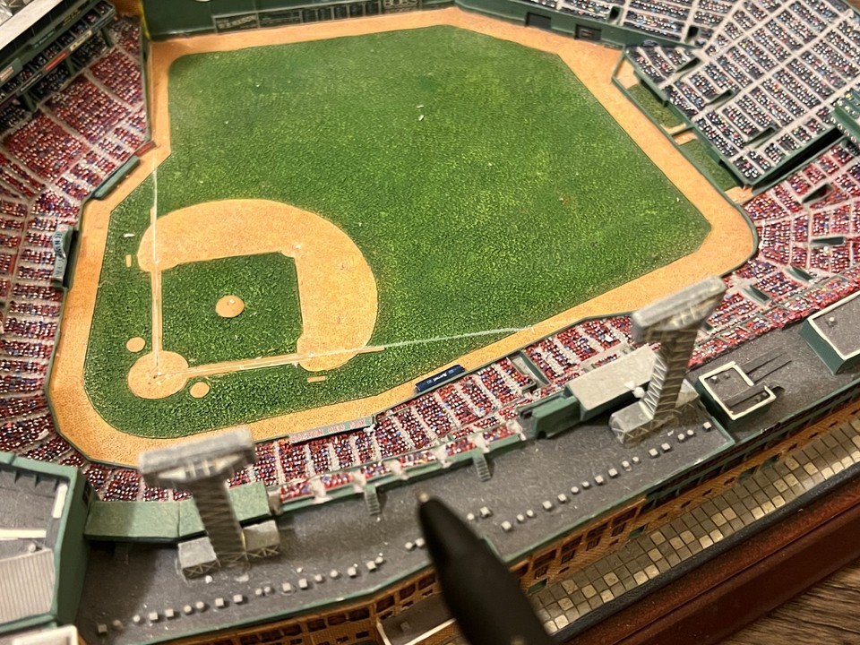 Danbury Mint Deluxe Fenway Park, Boston Red Sox lighted stadium replica ...