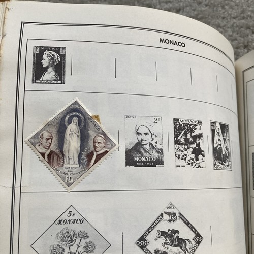 Harris STATESMAN DELUXE World Stamp Album 1961 MANY STAMPS INCLUDED | eBay
