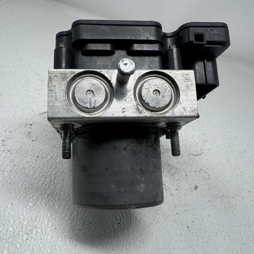 2015 Jeep Cherokee ABS Anti Lock Brake Pump Module 68237001AE OEM | eBay