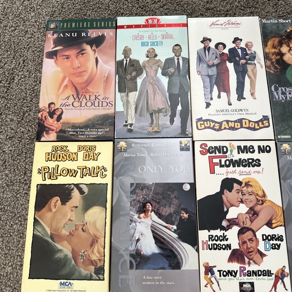 Lot Of 25 VHS Tapes Movies Romantic Comedy Rom-Coms Random 90s 80s Etc ...