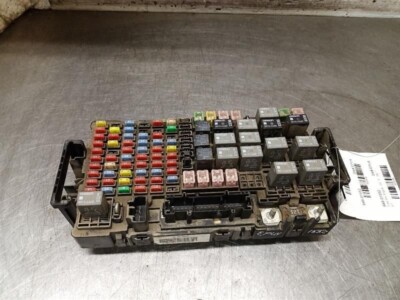 2006-2007 Hummer H3 Fuse Box Engine OEM | Front