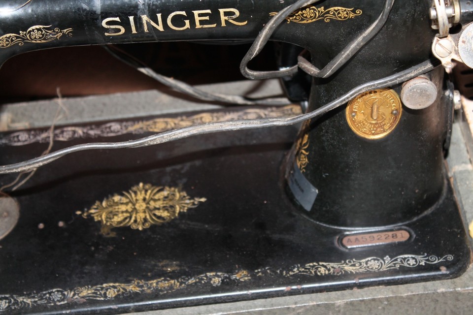 Vintage 1948 Singer Sewing Machine 66-16 Heavy Duty W Foot Pedal FREE ...