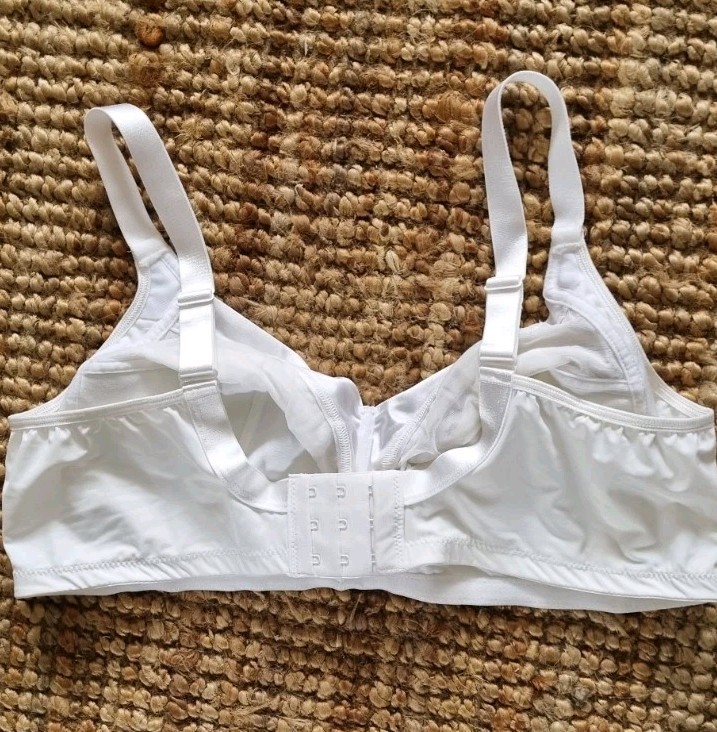 Brand new Ladies White Non Wire Bra 42B | eBay UK